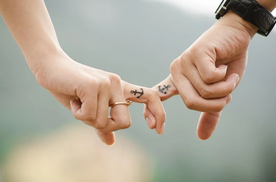 Romantic and Cute Matching Jewelry for Couples to Flaunt Their Love ...