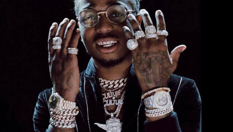 Why do rappers wear big jewelry? - Getnamenecklace Blog