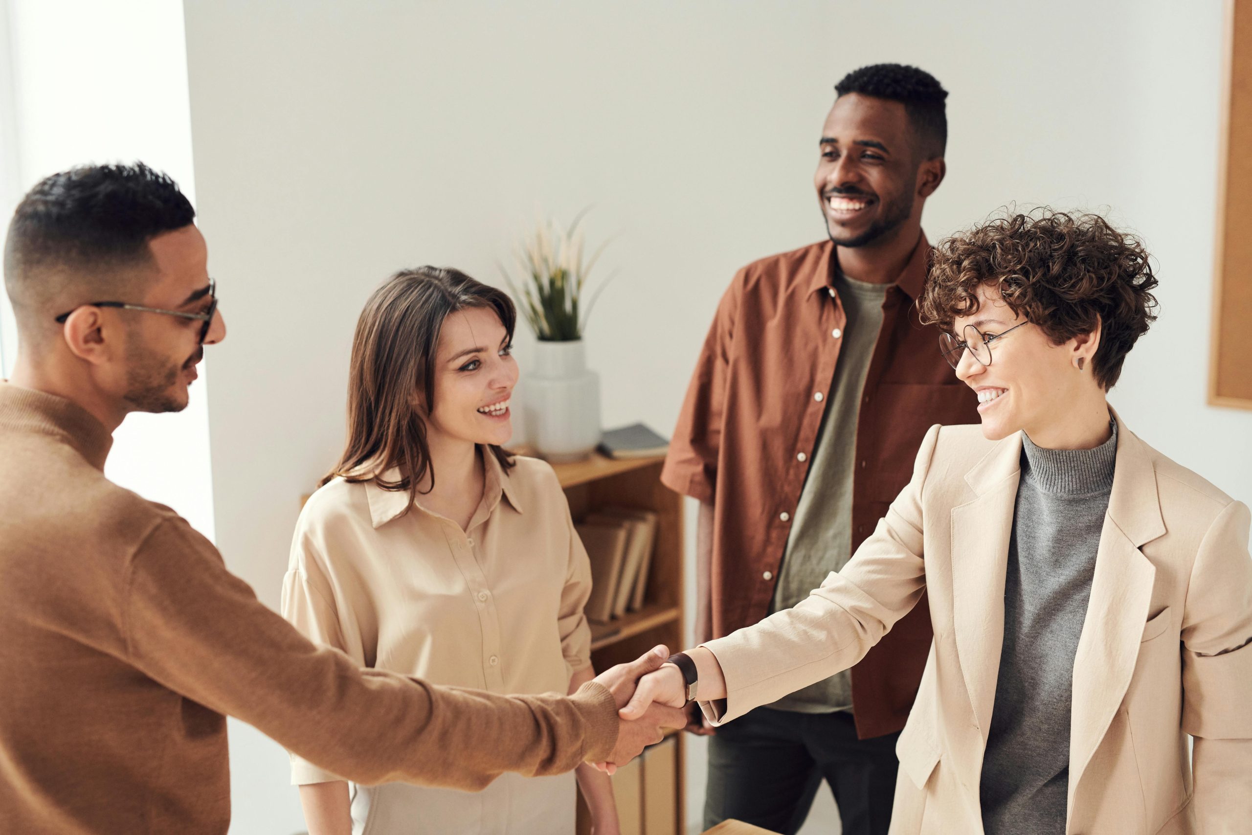4 Ways to Properly Express Gratitude to Colleagues? - Getnamenecklace Blog